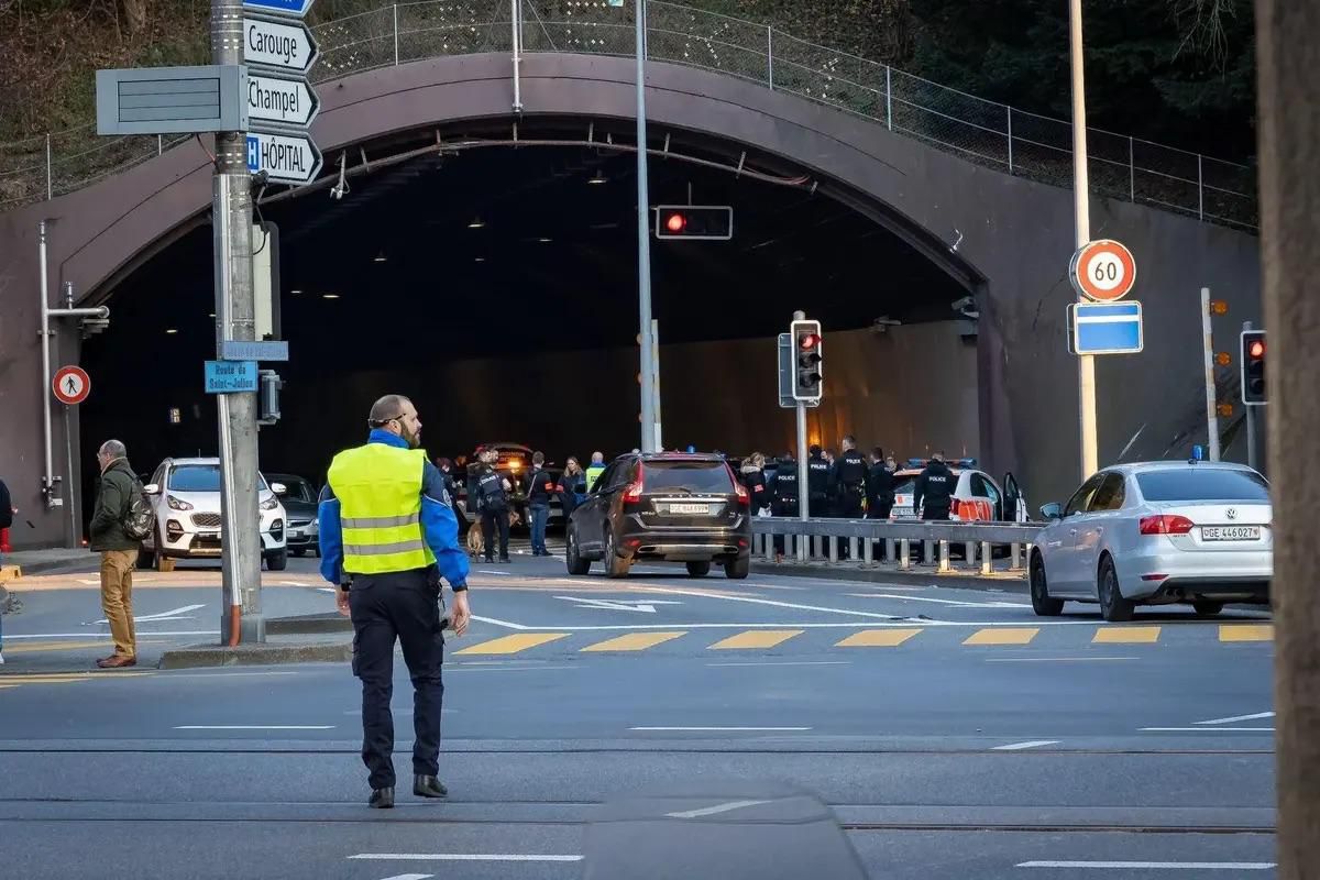 Agent de la Ville de Carouge: Policier puni après avoir pris en chasse ...