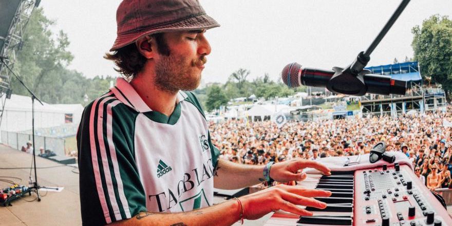 Benjamin Amaru über sein Debütalbum und die Deutschland-Tour | Tages ...