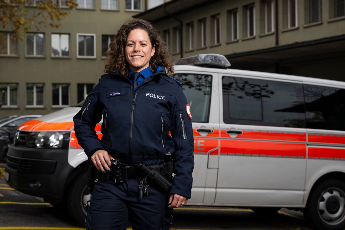 Stereotypen bekämpfen: Wie die Kantonspolizei für Frauen attraktiver ...