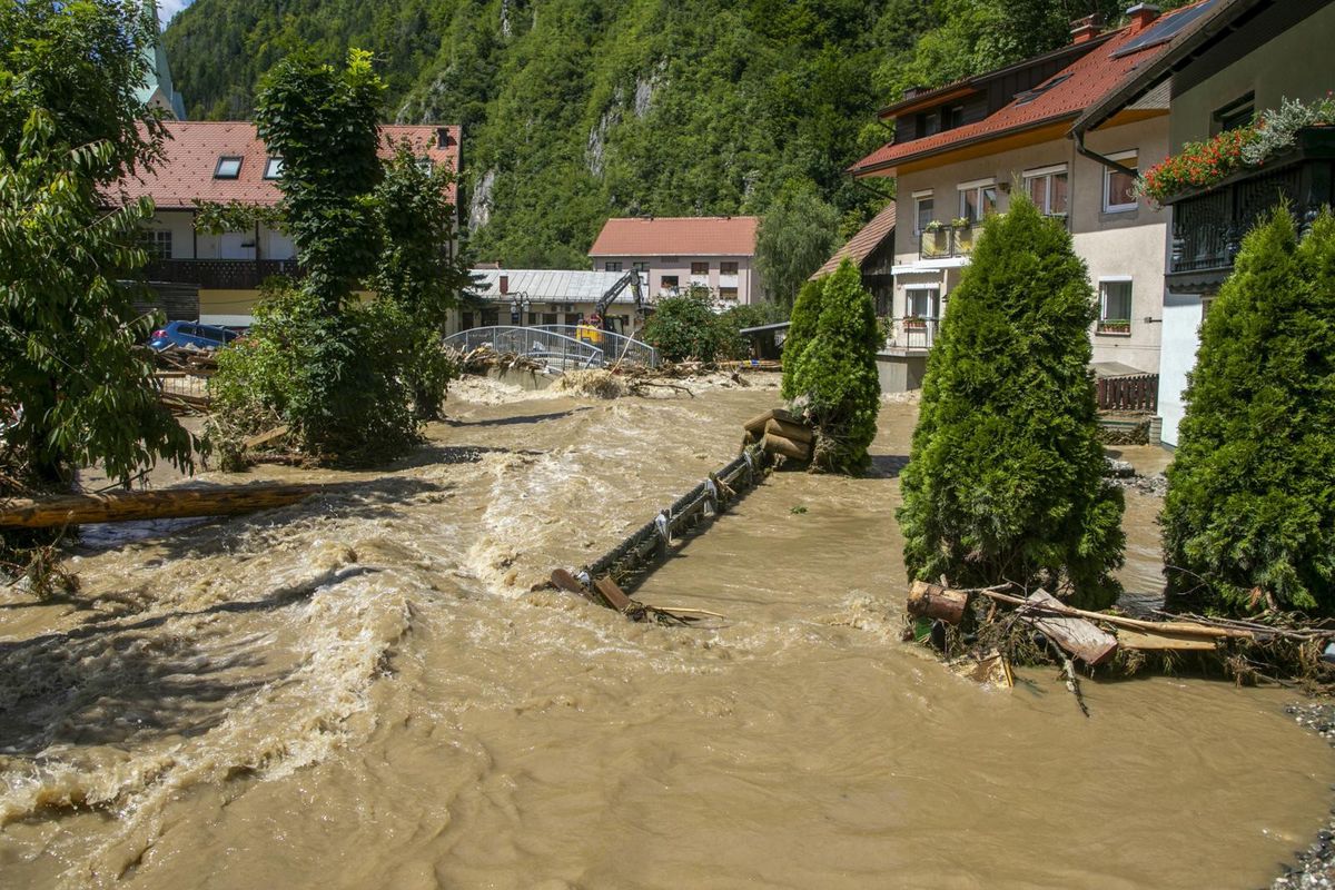 Catastrophe naturelle: Six morts après d’importantes inondations en ...
