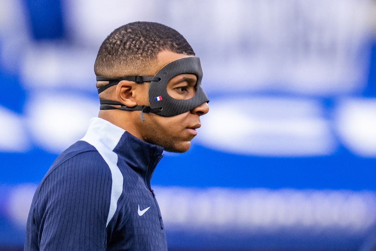 EM 2024: Kylian Mbappé probiert weitere Masken aus | Berner Zeitung