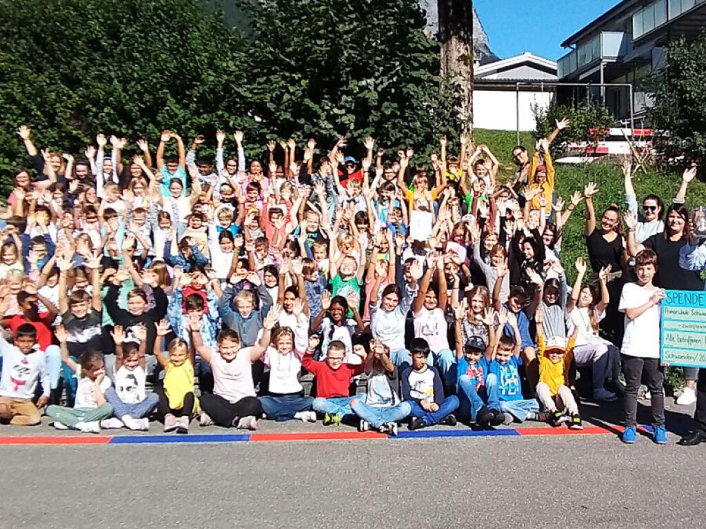 Murgang in Schwanden: Glarner Schulkinder sammeln 12'000 Franken für ...
