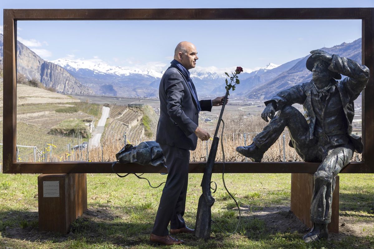 Alain Berset: le Fribourgeois a taillé la vigne à Farinet | 24 heures