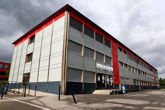 Les 600 élèves de l'ECG feront enfin leur rentrée jeudi | Tribune de Genève