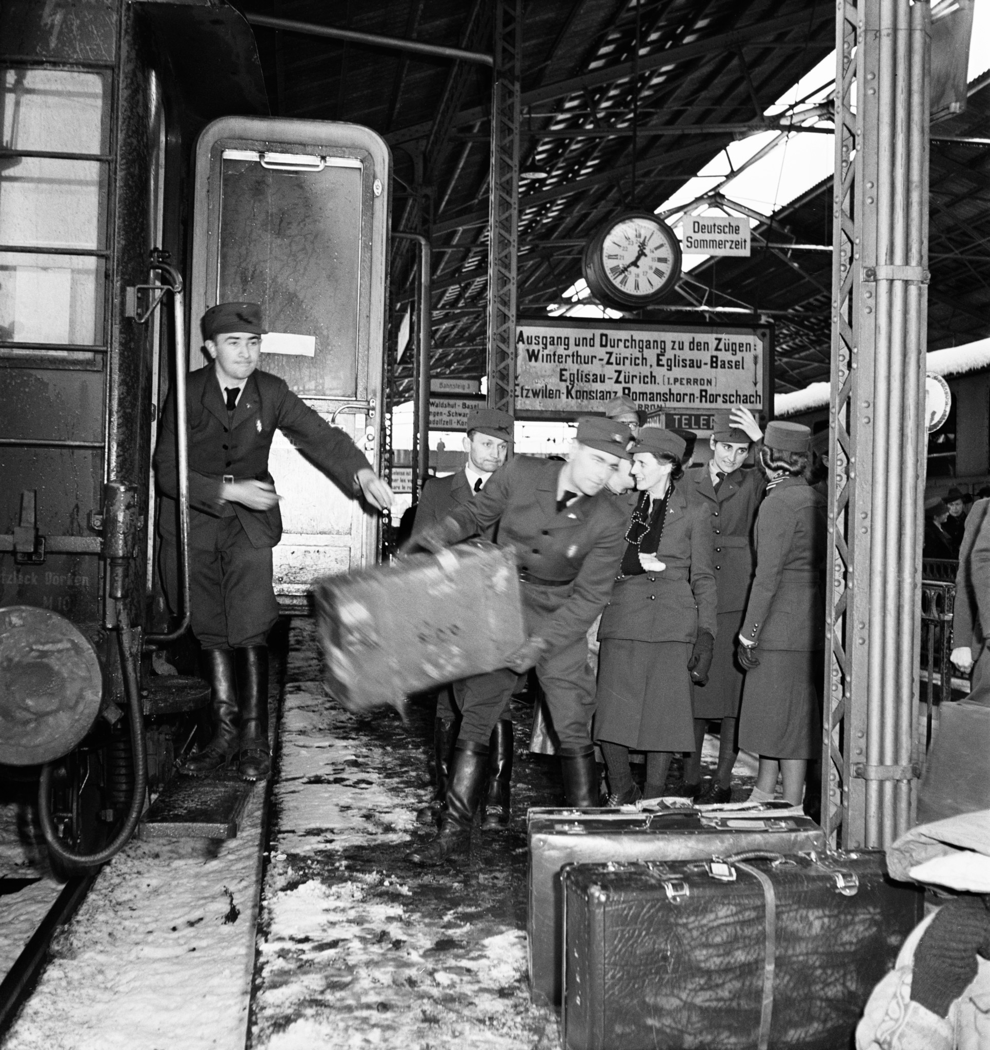 SBB-Uhr Jubiläum: 5 Fakten zu einer Uhr, die Sie jeden Tag sehen ...