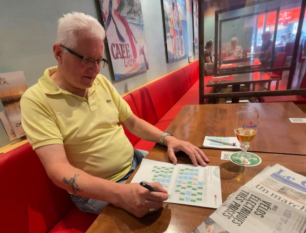 CFF - Le contrôleur au fort accent neuchatelois est une star - Le Matin