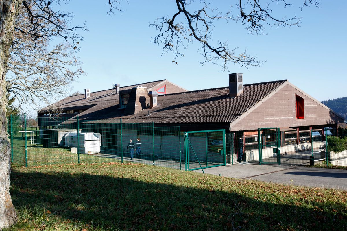 Vaud: un rapport épingle la caserne des Rochat | 24 heures