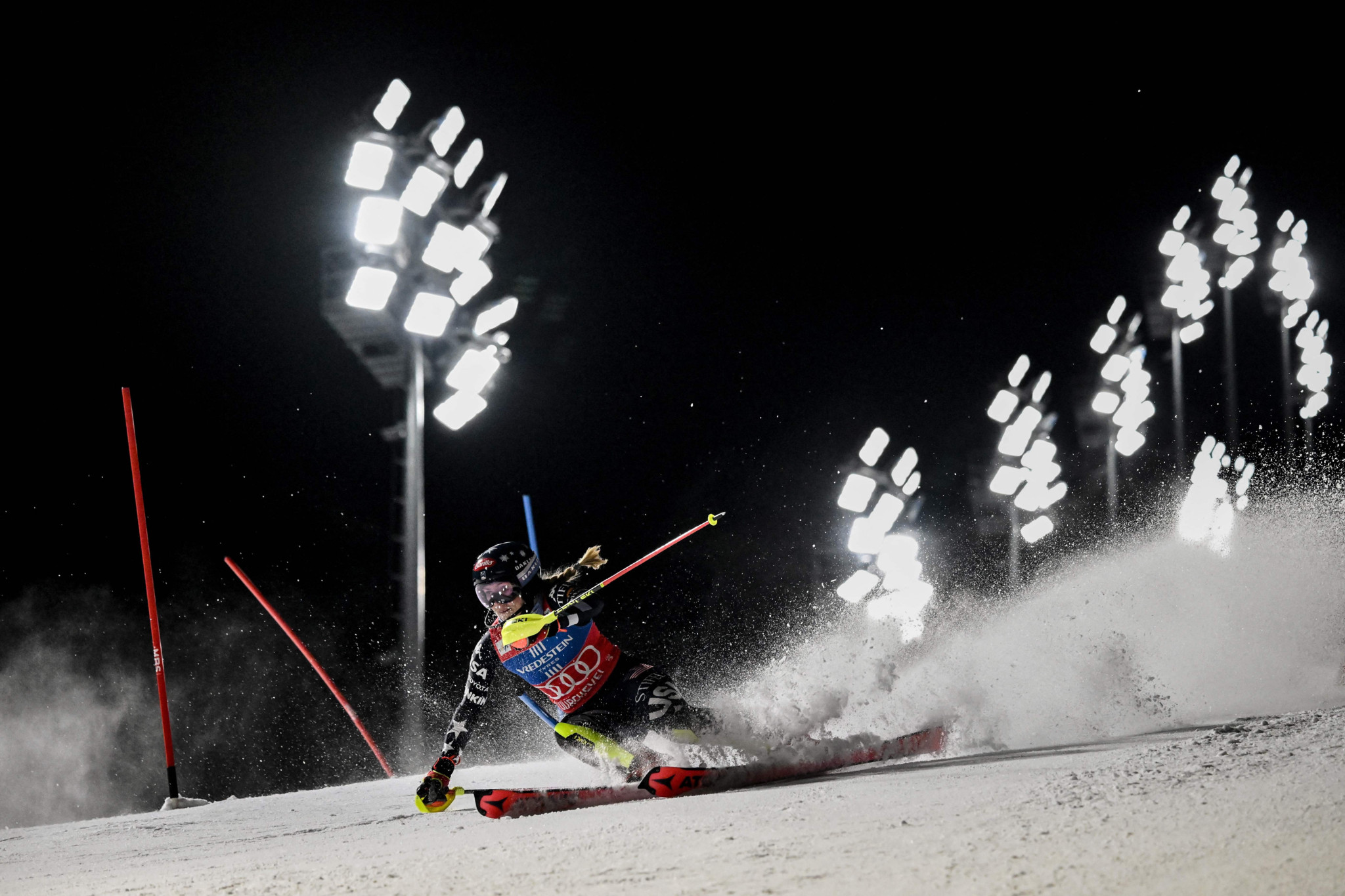 Slalom Courchevel: Shiffrin gewinnt vor Rast, Holdener mit Sturz