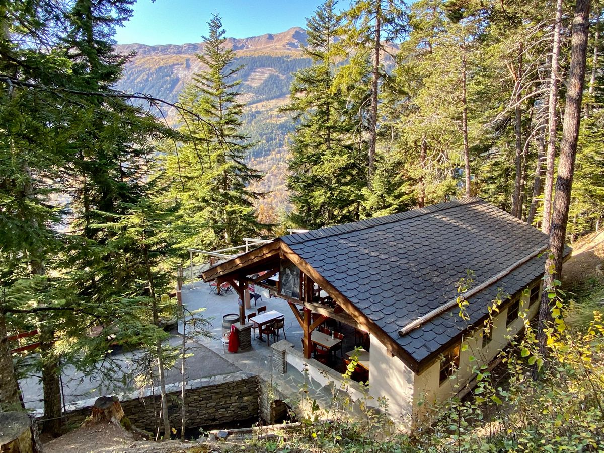 La buvette du plus célèbre bisse valaisan était bien illégale | Tribune ...