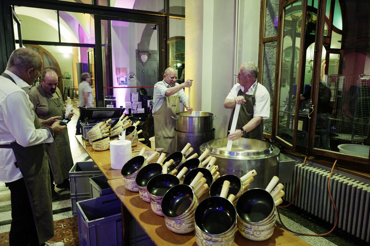 La soirée Starlette en faveur du handisport fait le plein à Genève ...