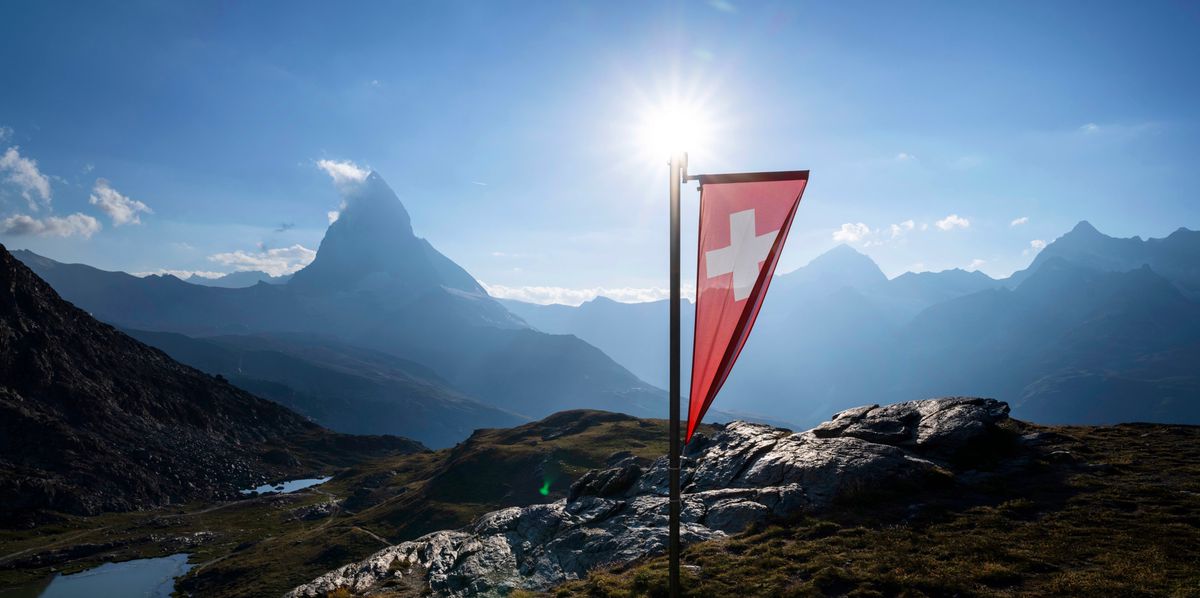 Schweizer Neutralität: Wir müssen Blocher etwas entgegenhalten | Tages ...