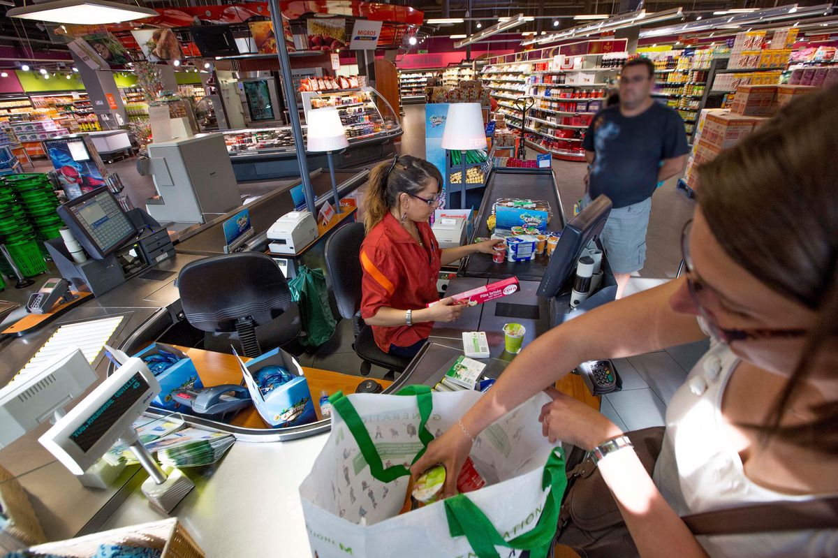 L’enseigne Migros s’apprête à disparaître de France voisine | Tribune ...