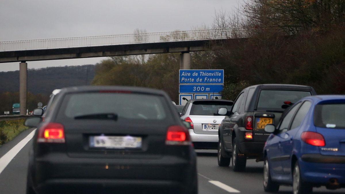 Autoroute des frontaliers: 2 km de chantier et un beau bazar en ...