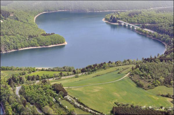 Umweltverschmutzung – Ausgelaufener Diesel als Gefahr für den Stausee ...