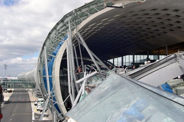 Aéroport – Procès pour l'effondrement d'un terminal à Roissy | Tribune ...