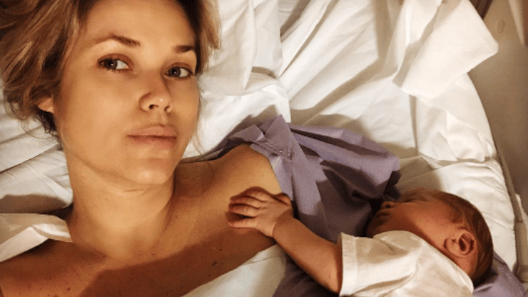 Une première: Elle montre sa cicatrice de césarienne en une de «Sports ...