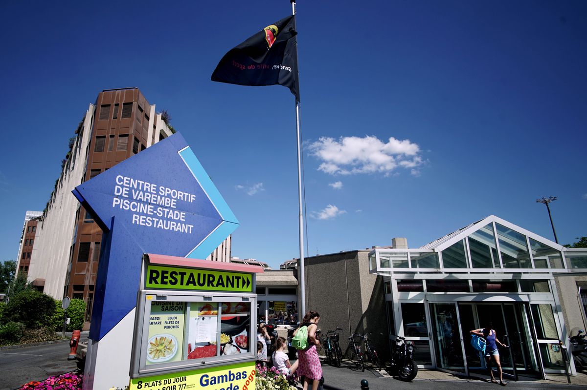 Ville de Genève: La piscine de Varembé rouvre pour l’été | Tribune de ...