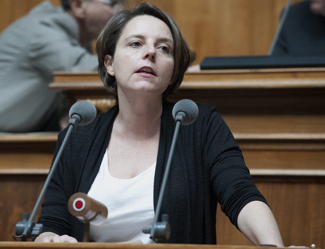 Le National rejette l’initiative sur les salaires abusifs | Tribune de ...