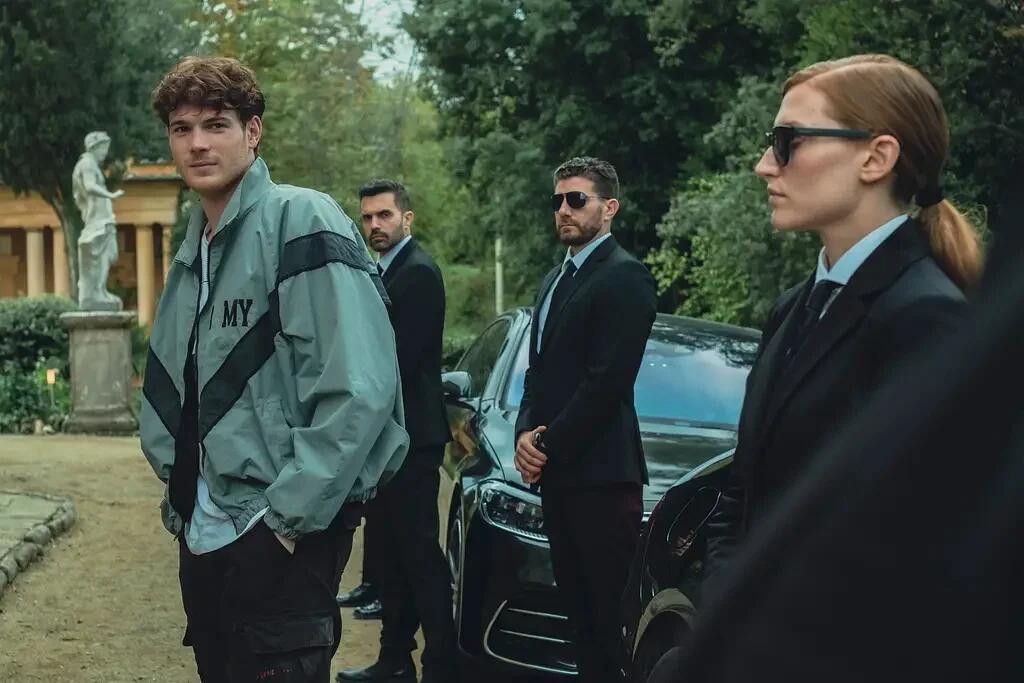 «Eine Billion Dollar» auf Paramount+: Nur mal kurz die Welt retten ...