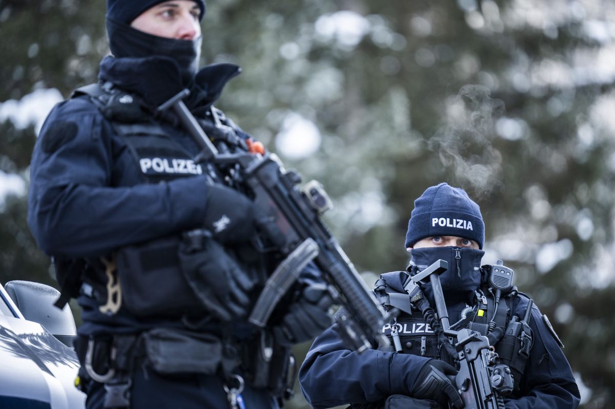 WEF in Davos: 250 Kilometer Schutzzaun und gesperrter Luftraum: So ...