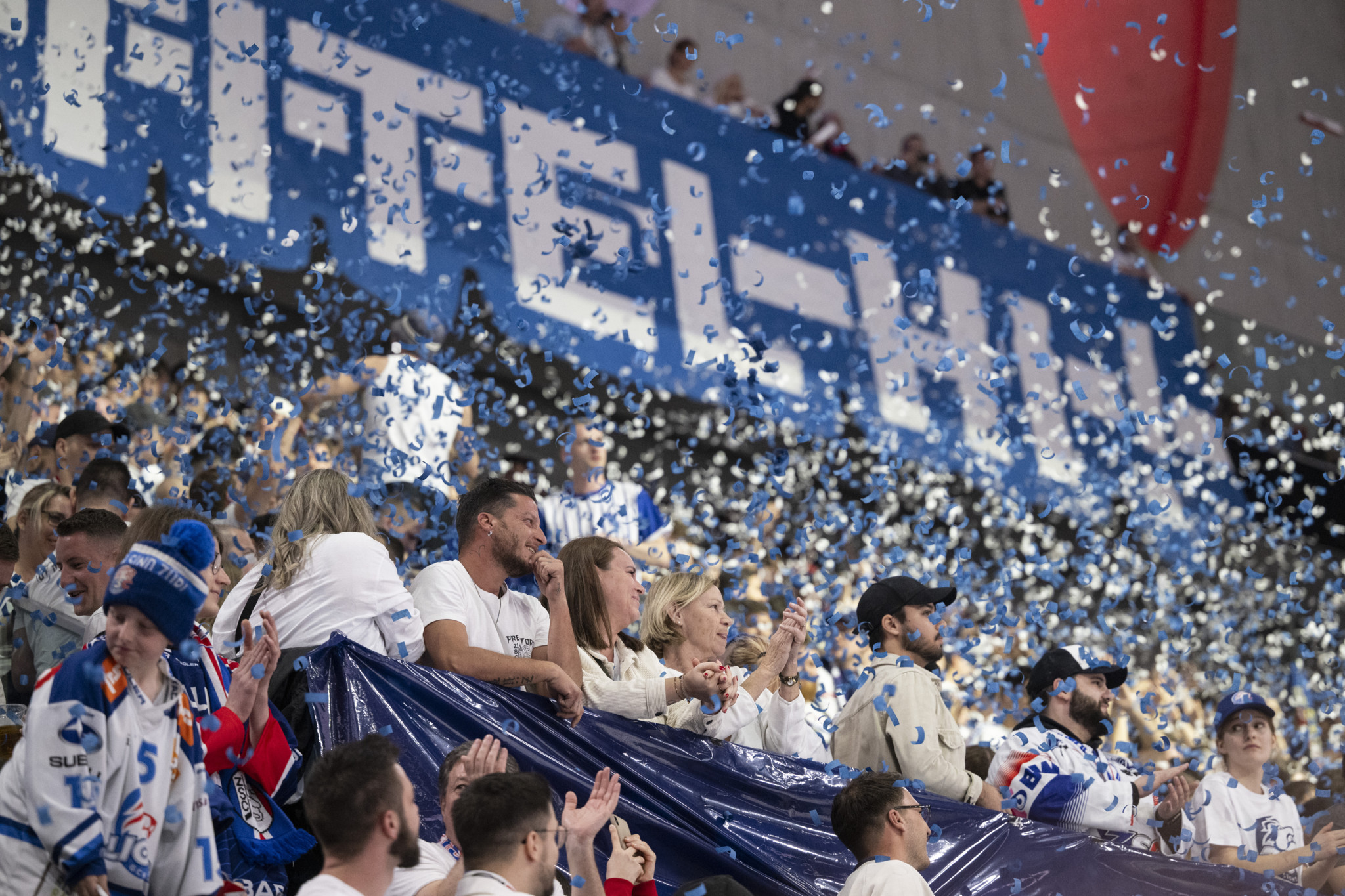 ZSC – EVZ im Live-Ticker: Gewinnen die Lions im Playoff gegen Zug ...