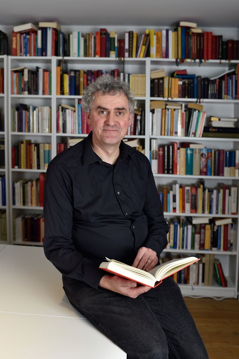 Scientology: Religionsexperte Georg Schmid ordnet ein | Basler Zeitung