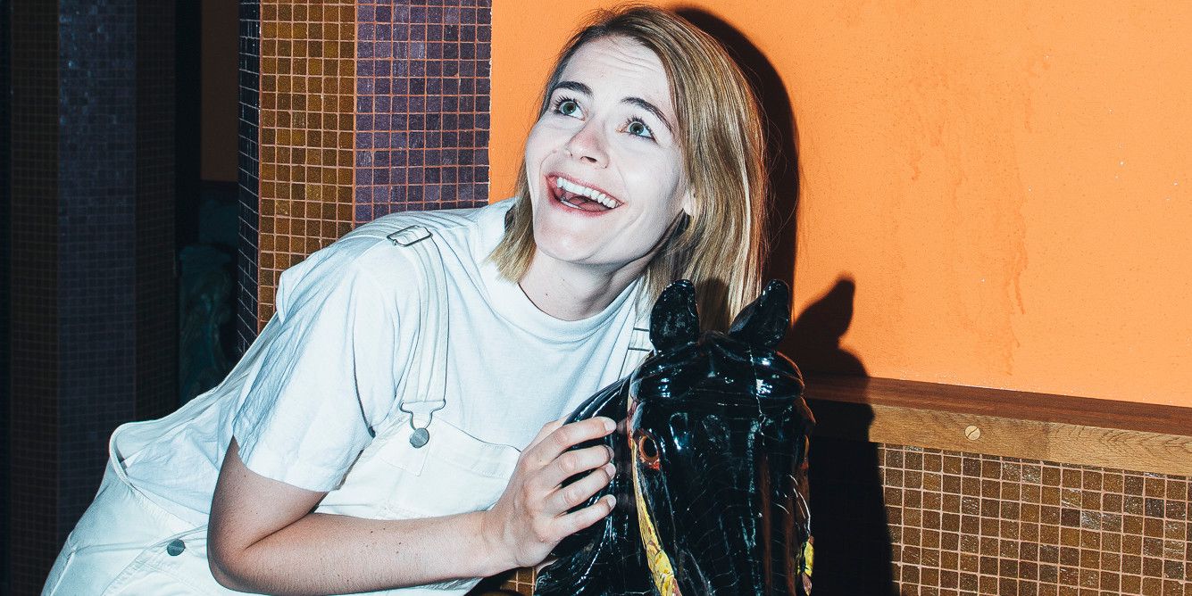 Hazel Brugger: Neues Soloprogramm im TV | Tages-Anzeiger