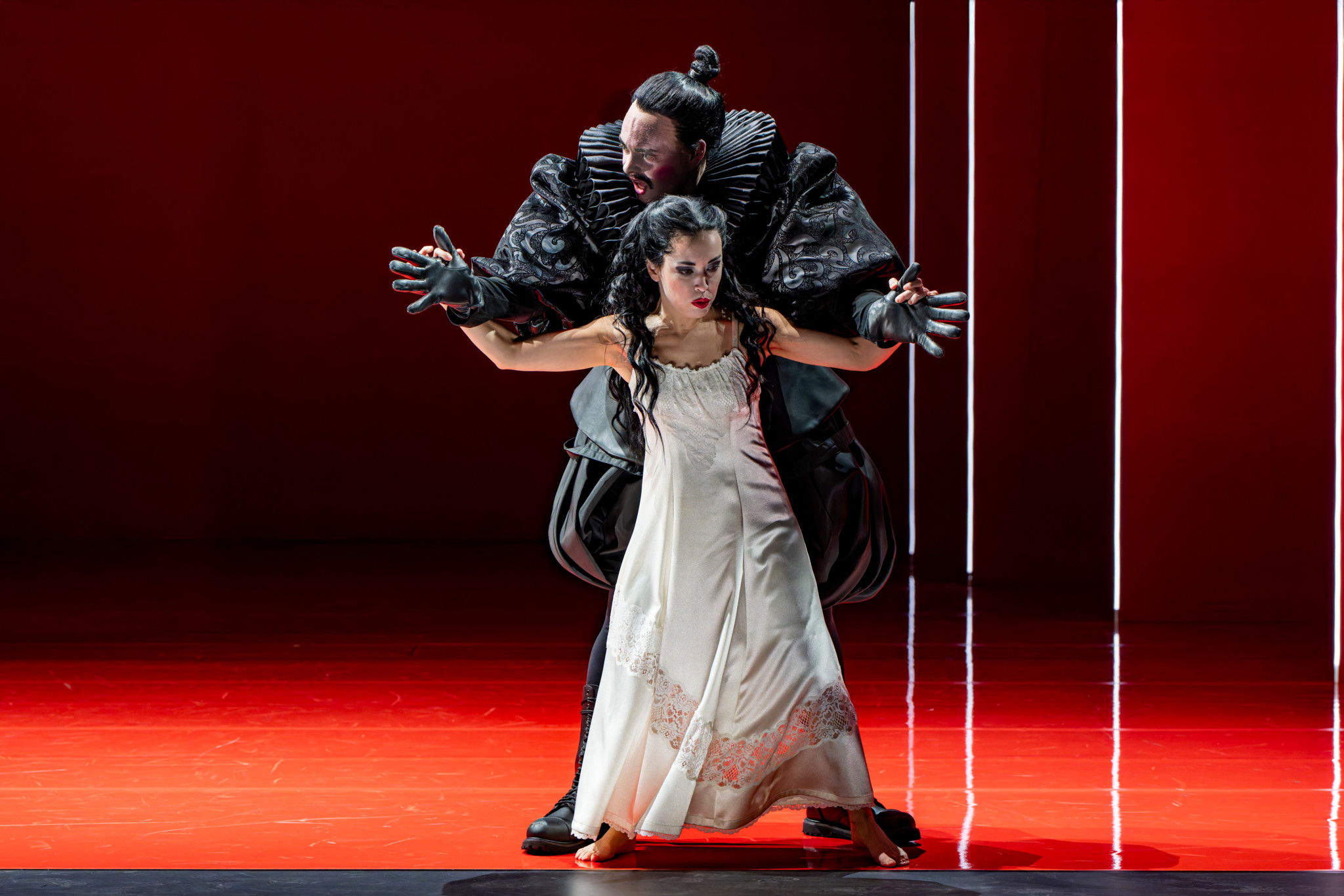 «Macbeth» in Basel: Fritsch inszeniert Verdi als Spektakel