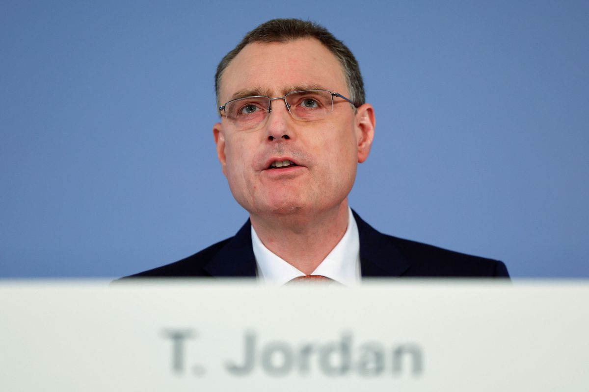 SNB handelt an der Börse: Schweizerische Nationalbank steigt bei Warren ...