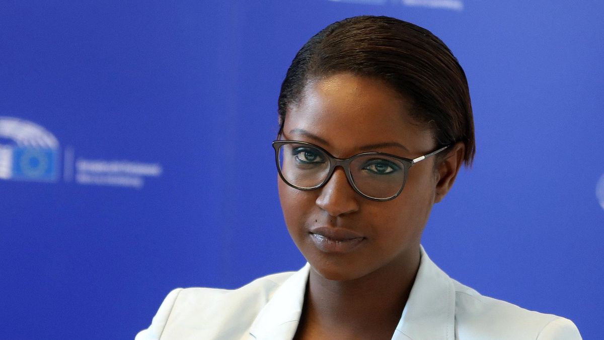 «Profondément blessée», Monica Semedo répond et contre-attaque - L ...