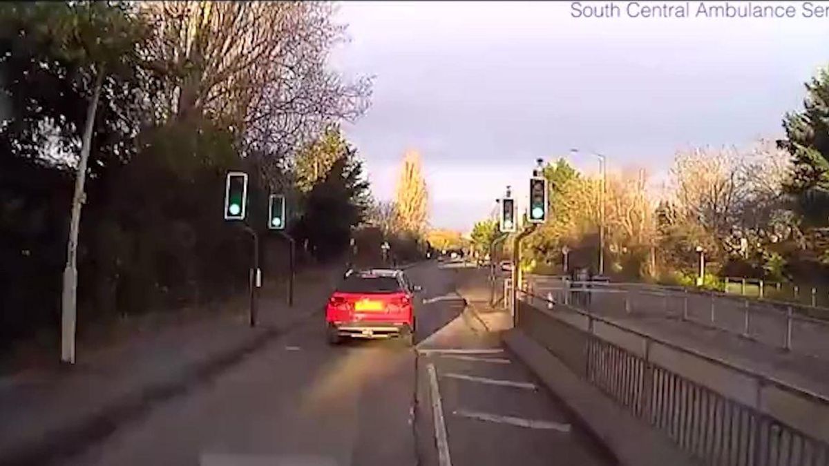 Il fait des queues de poisson à une ambulance et prend cher - L'essentiel