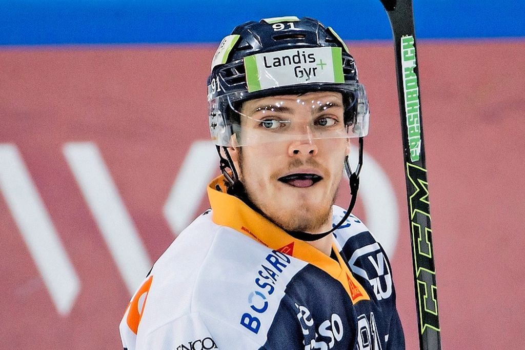 Thomas Thiry est déjà de retour aux Vernets. Mais avec Zoug! | Tribune ...