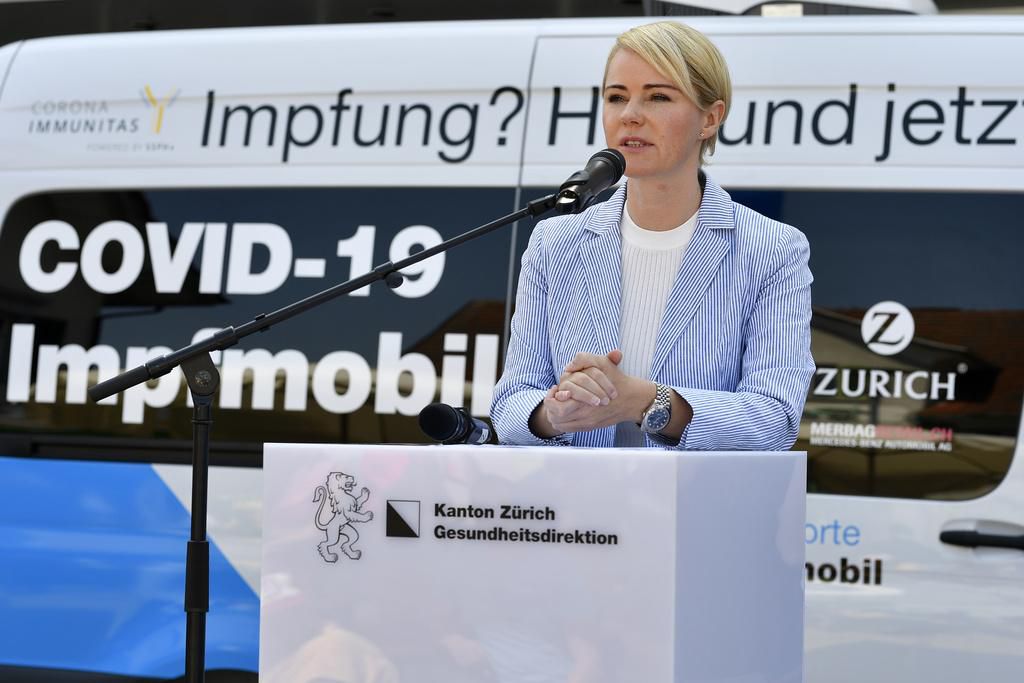 Schorle-Attacke auf Natalie Rickli: Geldstrafe und Busse für Angriff ...