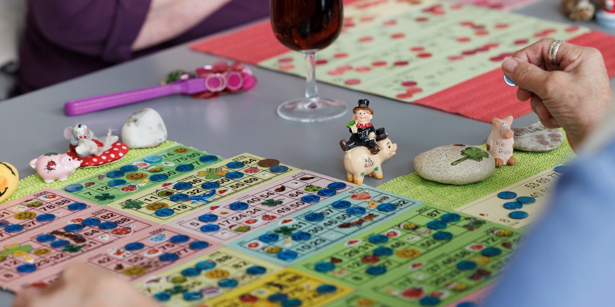 Lotto im Landgasthof – Kolumne: «Dr Booster geit i d Schwurbler-Stube ...