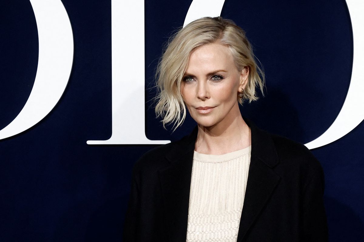 Alex Dimitrijevic: Mit Model gesichtet – ist Charlize Theron frisch ...