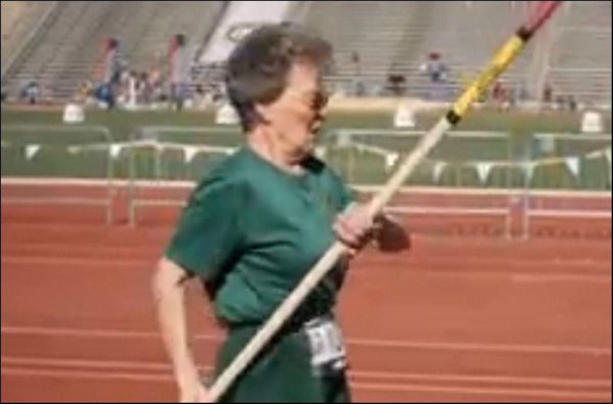 Athlétisme – A 85 ans, elle saute toujours à la perche - L'essentiel