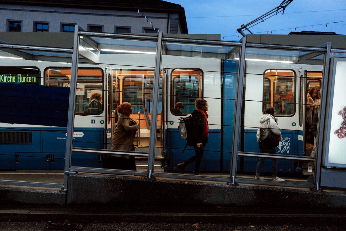 Günstiger Tram fahren in Zürich: Die SP will den ÖV-Preis halbieren ...
