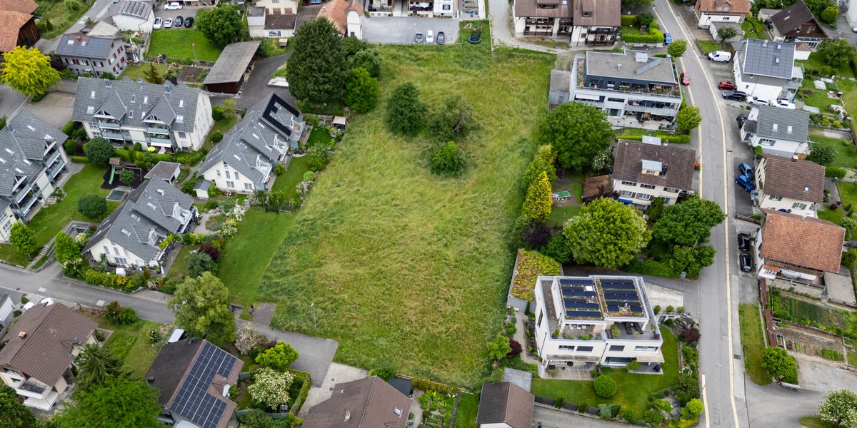Wichtrach: Die grüne Wiese mitten im Dorf verschwindet