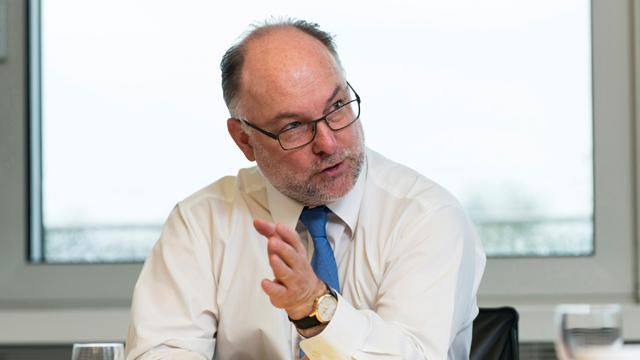 CEO Vetropack: «Ziel ist eine Betriebsmarge von 10 bis 12%» | Finanz ...