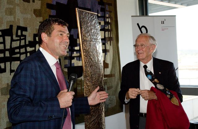 Skulptur für Geiss | Berner Zeitung