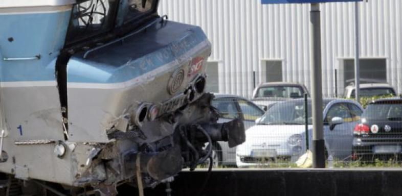 Une trentaine de blessés – Un train percute un camion près de Paris - L'essentiel