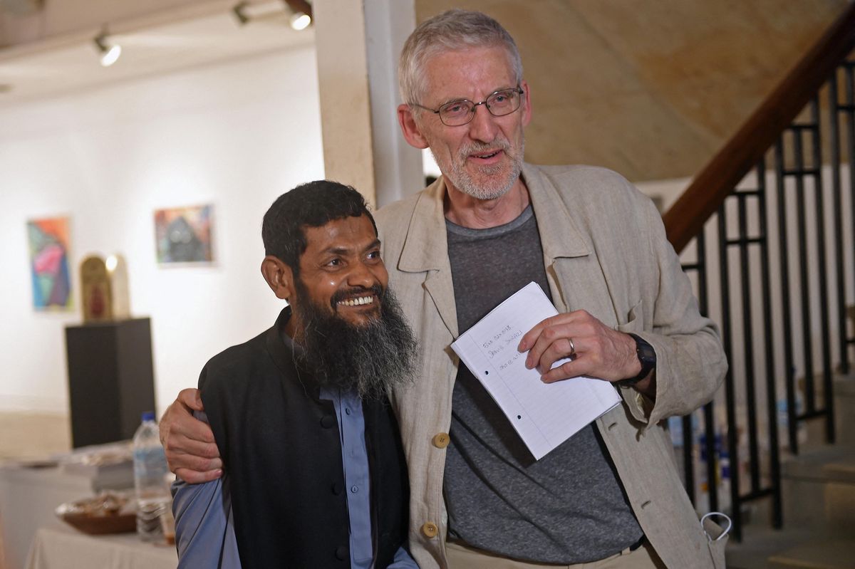 Ahmed Rabbani: Détenu 20 ans à Guantanamo, un artiste expose ses œuvres ...