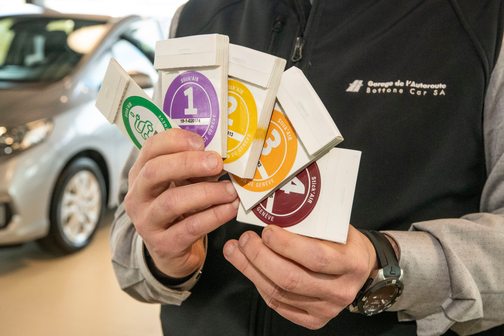 Mobilité à Genève: Le macaron Stick’AIR sert-il encore à quelque chose ...