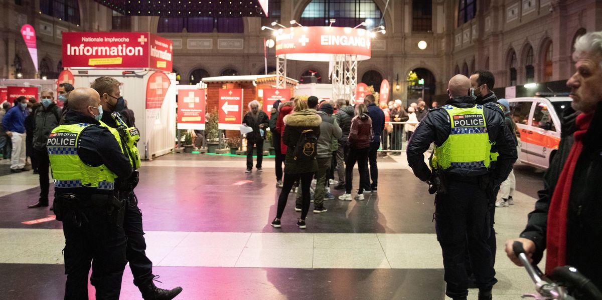 Demo gegen Impfdorf in Zürich: Obergericht spricht Teilnehmer frei | Tages-Anzeiger