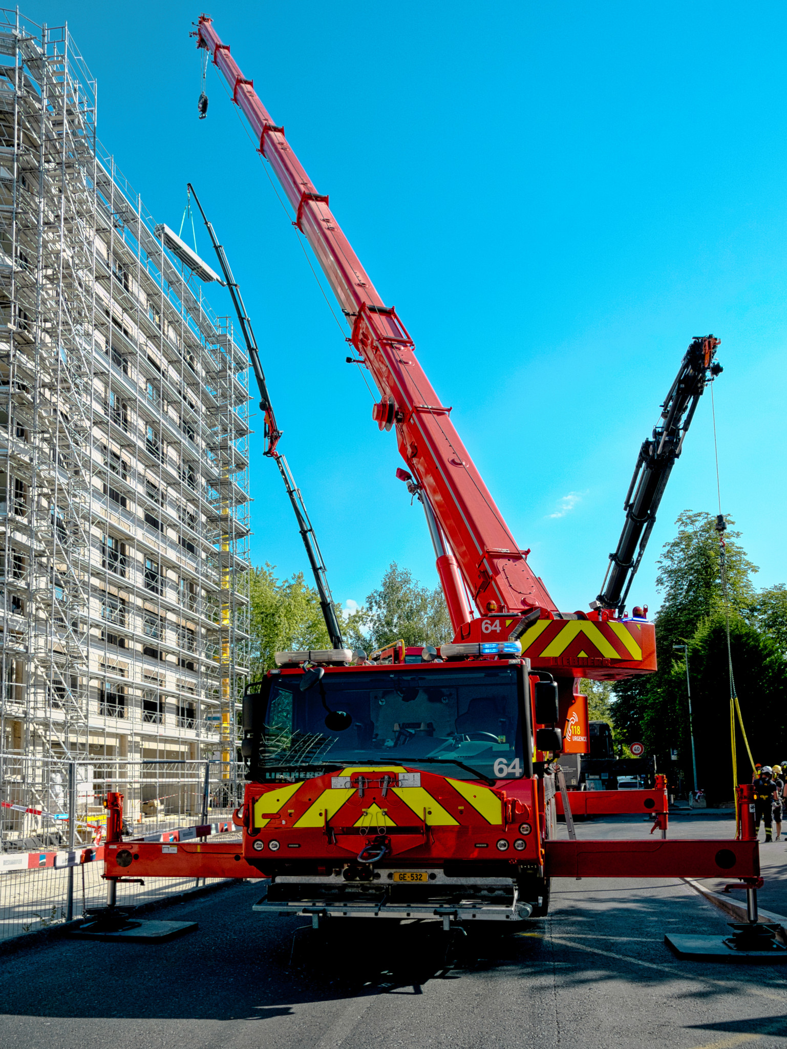 Chêne-Bougeries: une grue menace de basculer, une école évacuée