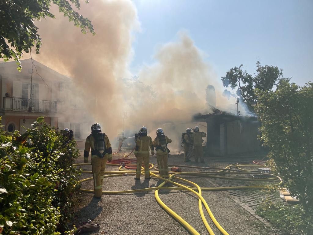 Incendie à Genève: Un garage prend feu à Collonge-Bellerive | Tribune de Genève