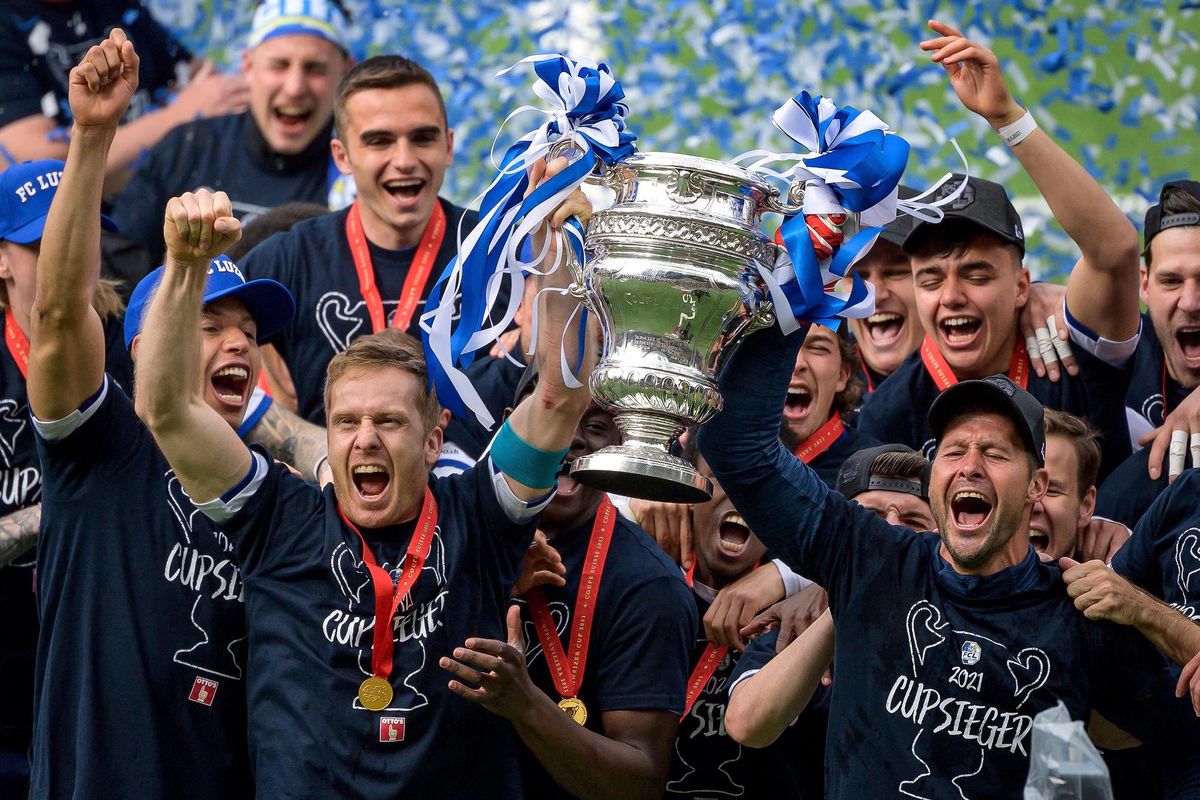 Football - 10'000 supporters lucernois ont fêté la victoire en Coupe ...