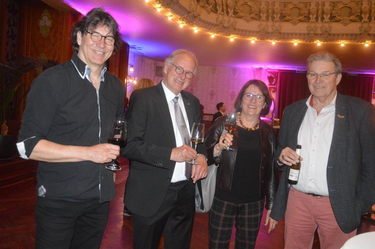 Leute an Interlaken Classics: Der Stargeiger im romantischen Kursaal ...