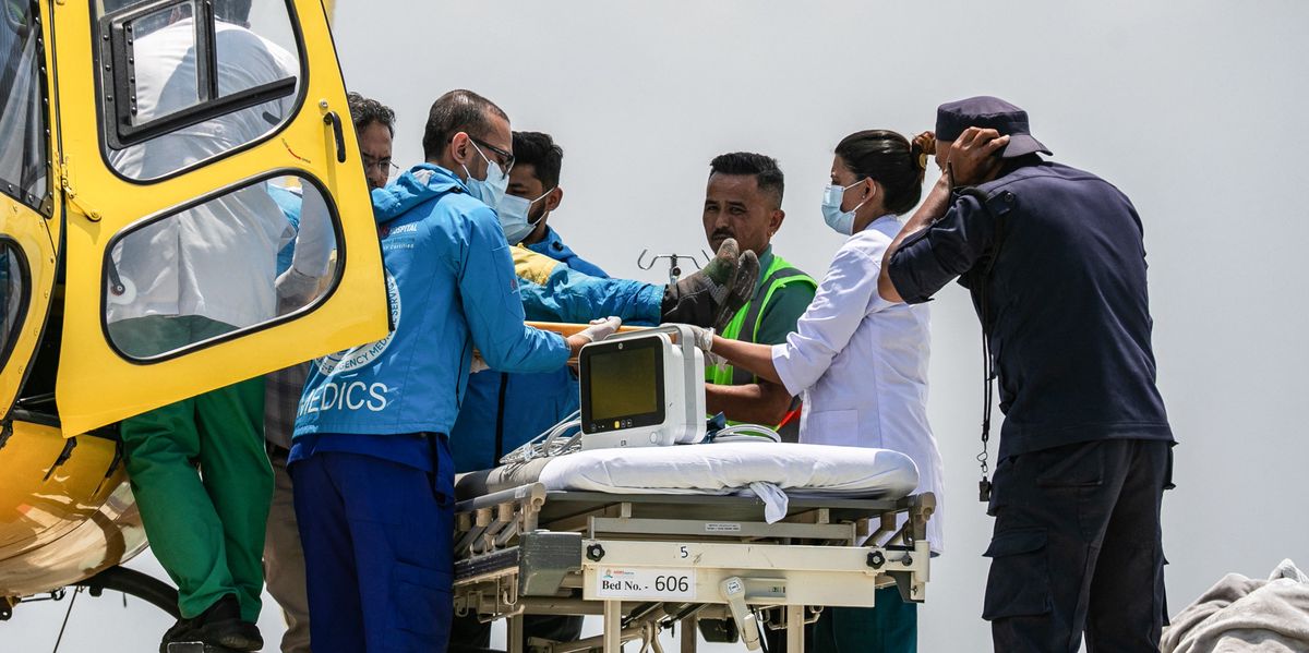 Everest: un guide porté disparu retrouvé vivant six jours après