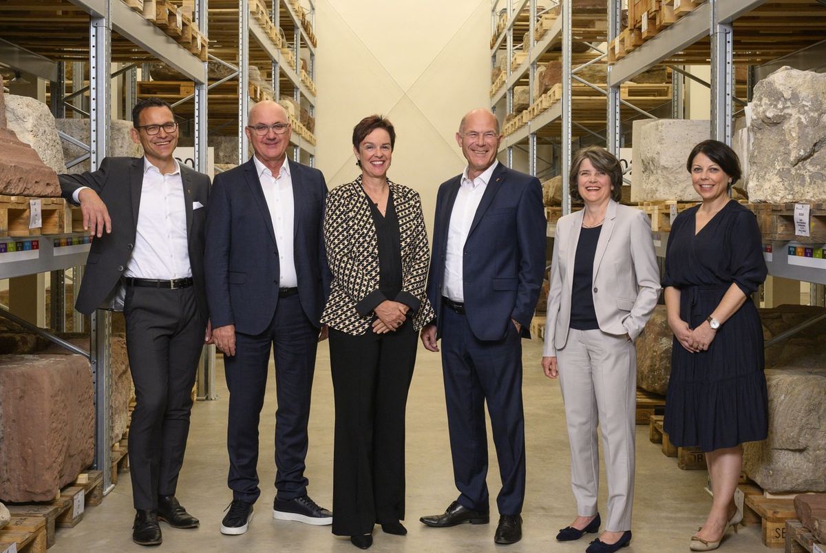 Regierungsfoto mit Relikten: Das sind die tragenden Säulen des ...